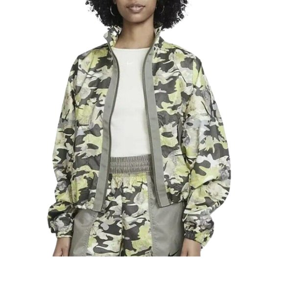 Nike | Jackets & Coats | Nike Womens Oversized Windbreaker Jacket Woven Floral Camo Plus Size ...